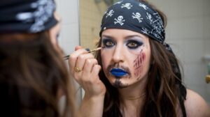 35+ Pirate Makeup Ideas for Halloween & Costume Parties | TheBeautyFoodie