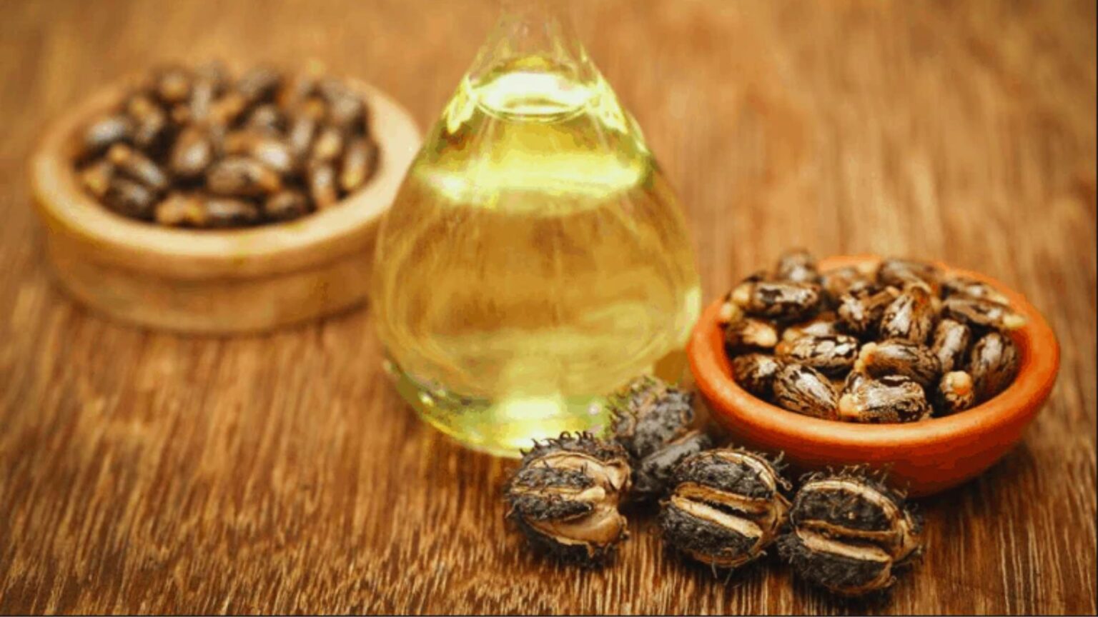 How to Use Castor Oil on Hair for Growth and Thickness | TheBeautyFoodie